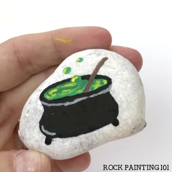 How to paint a cauldron for amazing Halloween rocks | Rock Painting 101