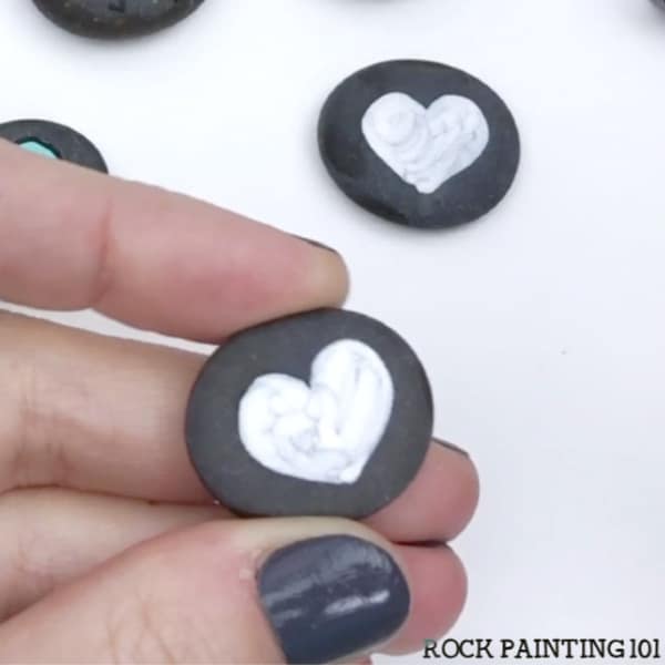 How to draw smiling hearts to make fun painted rocks | Rock Painting 101