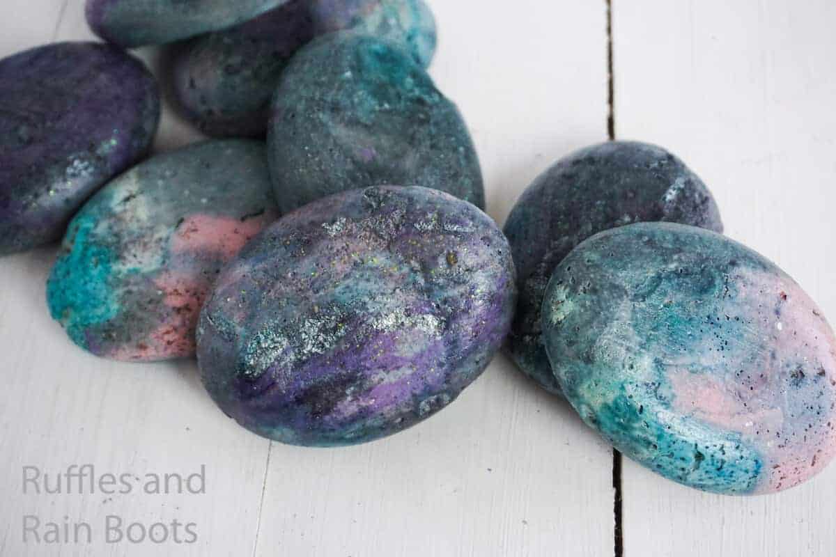 13 Painted Galaxy Rocks That Will Have You Dreaming of Space | Rock ...