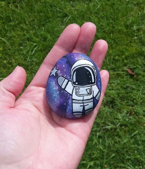 13 Painted Galaxy Rocks That Will Have You Dreaming of Space | Rock ...